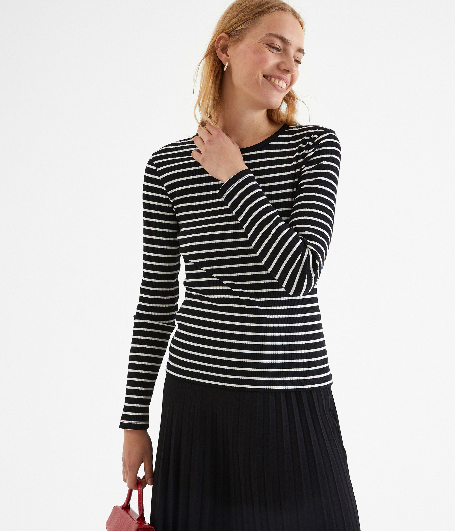 Ribbad långärmad topp | Svart | Dam | Kappahl