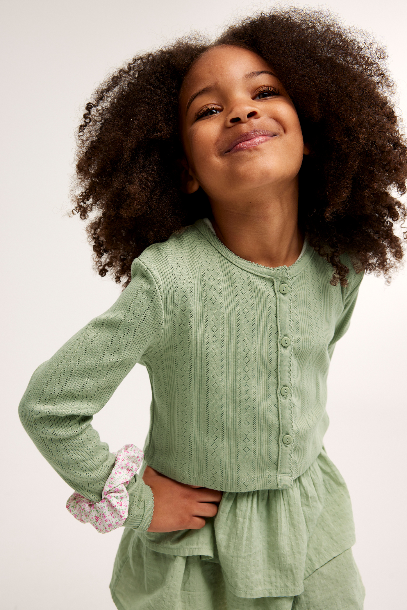 Pointellestickad kofta | Grön | Barn