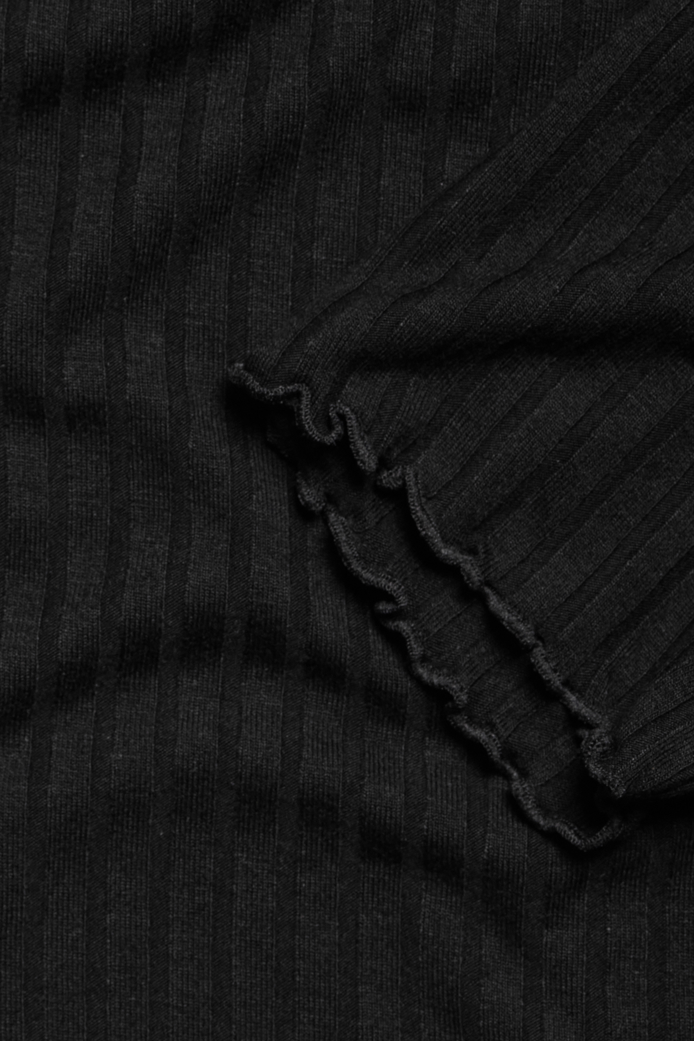 Ribbad långärmad topp | Svart | Dam