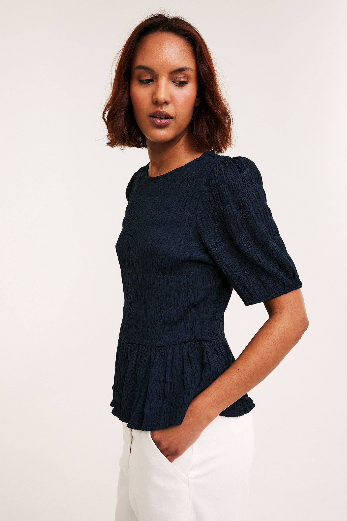 Strukturert topp med peplum og korte ermer | Mørkeblå | Dame | Kappahl