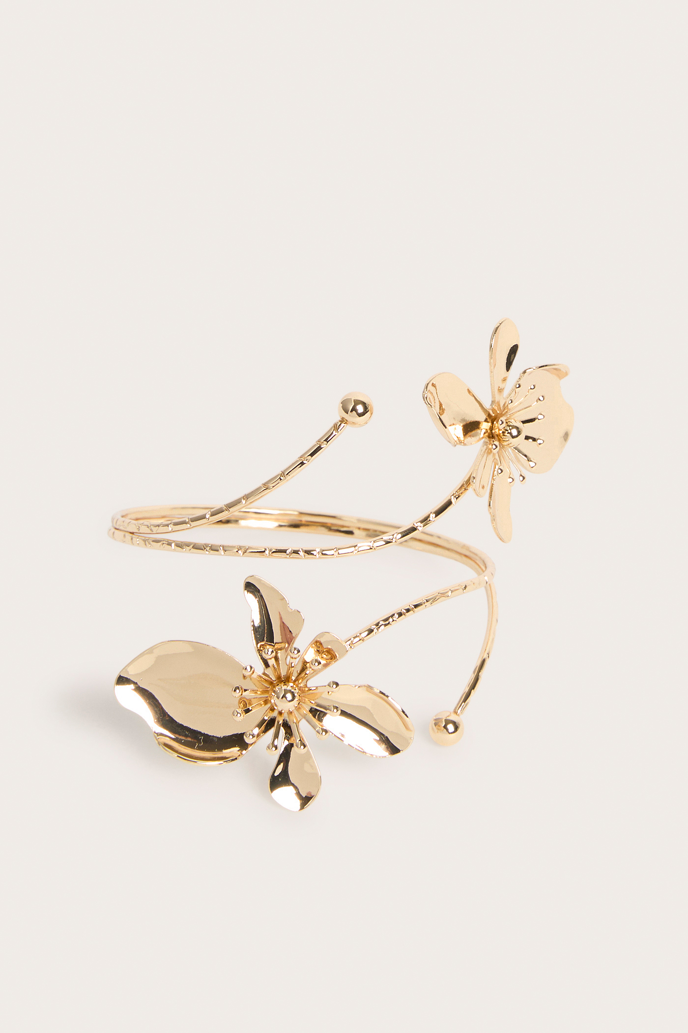 Stelt armband med blommor | Guld | Dam | Kappahl